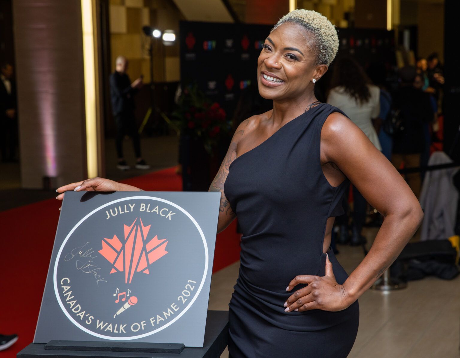 Jully Black, Canada’s Queen of R&B, Talks Her National Tour, Honouring ...