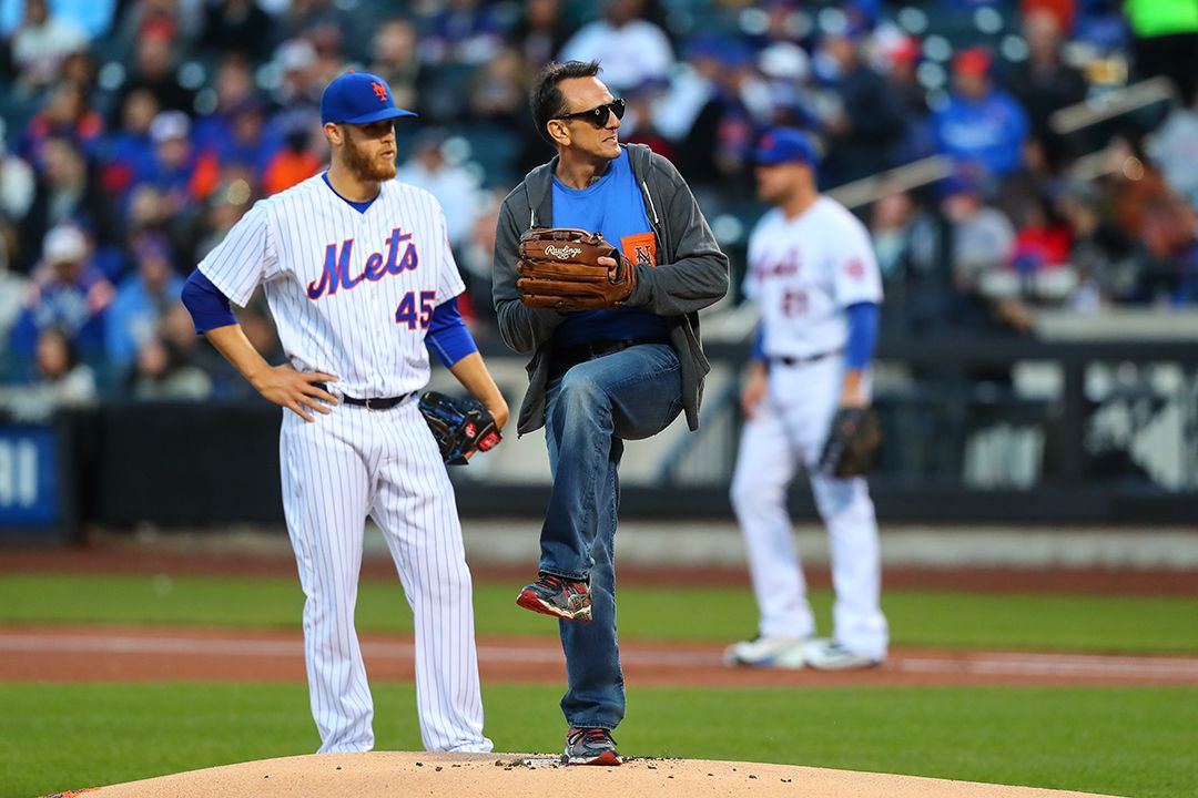 Hank Azaria, Matthew Perry and The Boss are in the House