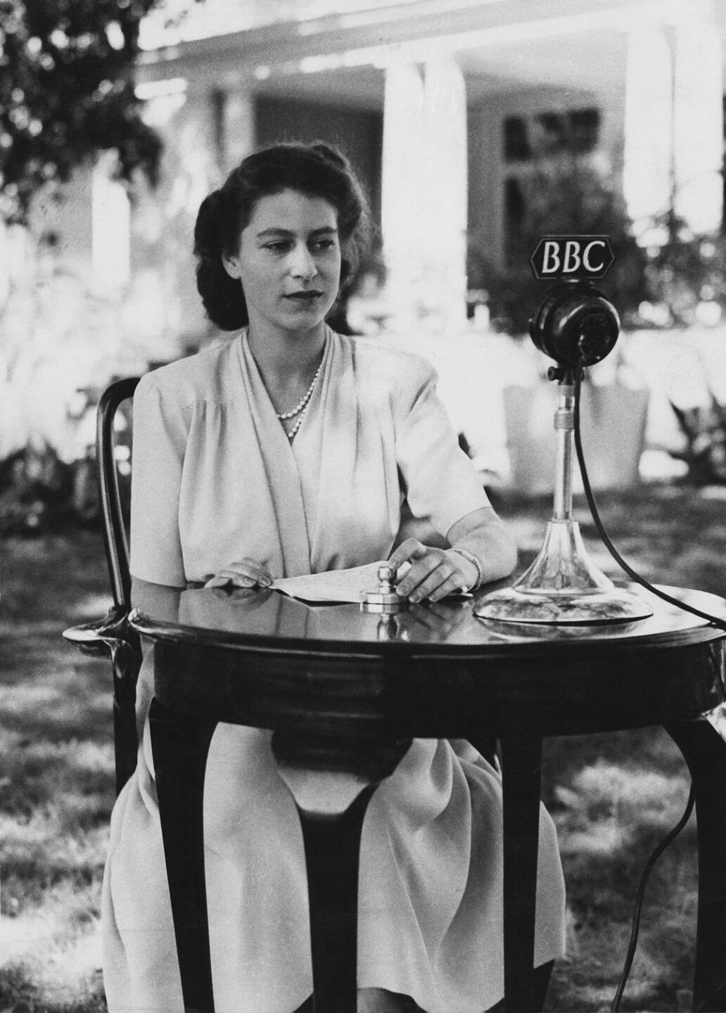 How the Royal Family Is Paying Tribute to Queen Elizabeth II on Her ...